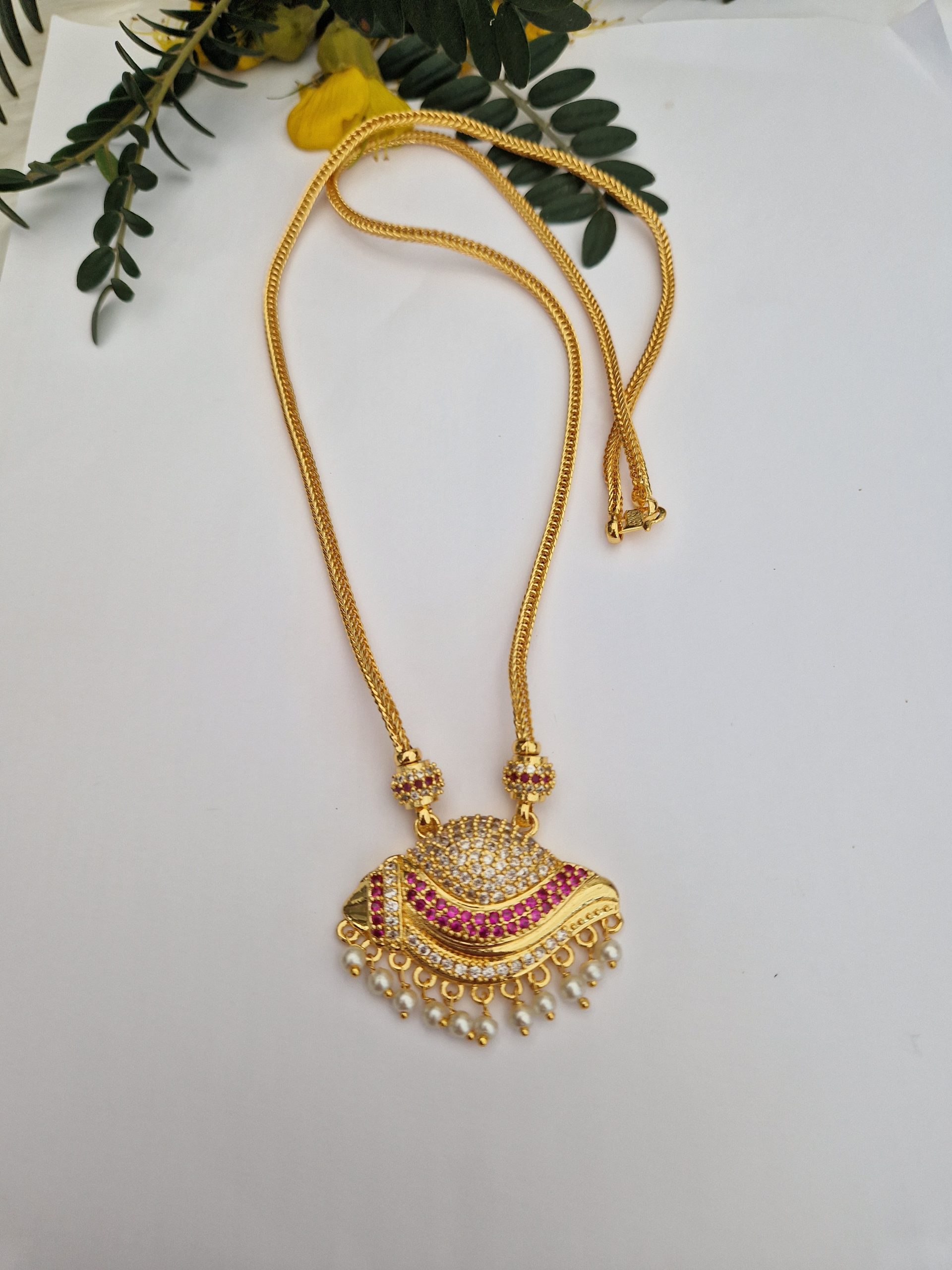 New trendy sangu pendant with chain-230 – Sarah Collection